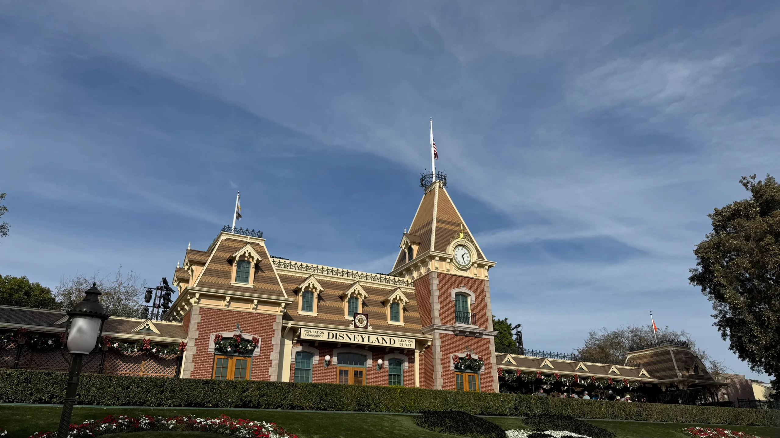 Disneyland Resort Project Tracker